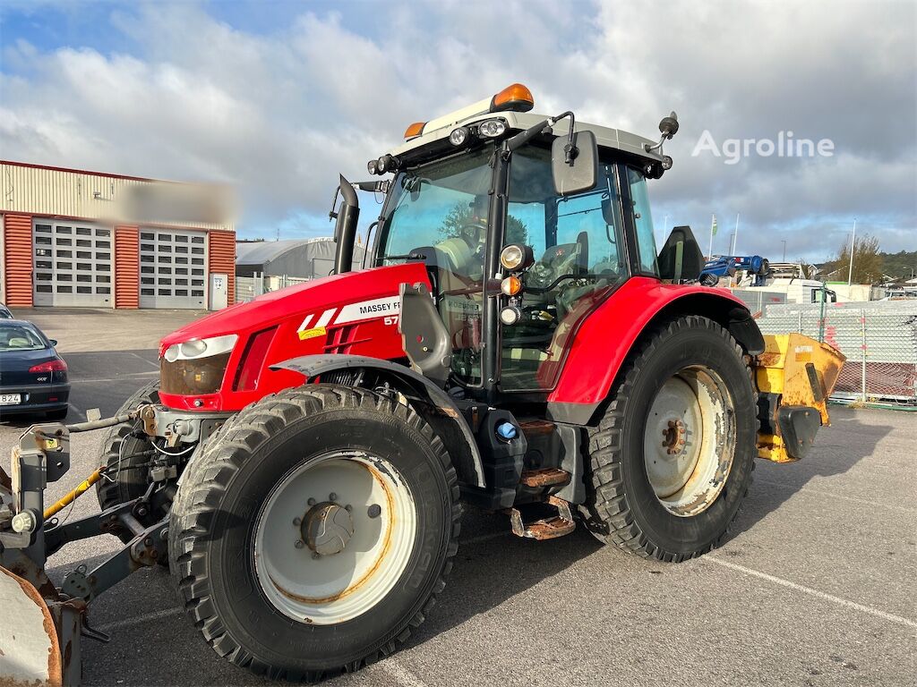 Prodaje se Massey Ferguson 5713 SL DYNA-6 traktor točkaš na aukciji