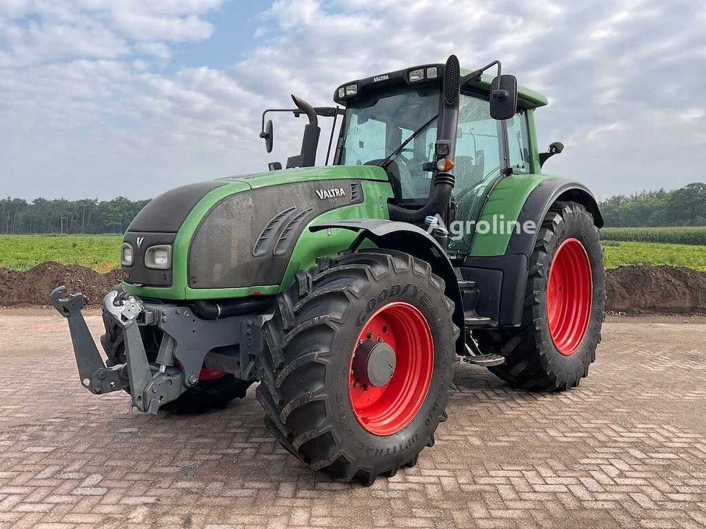 Prodaje se Valtra T163e traktor točkaš na aukciji