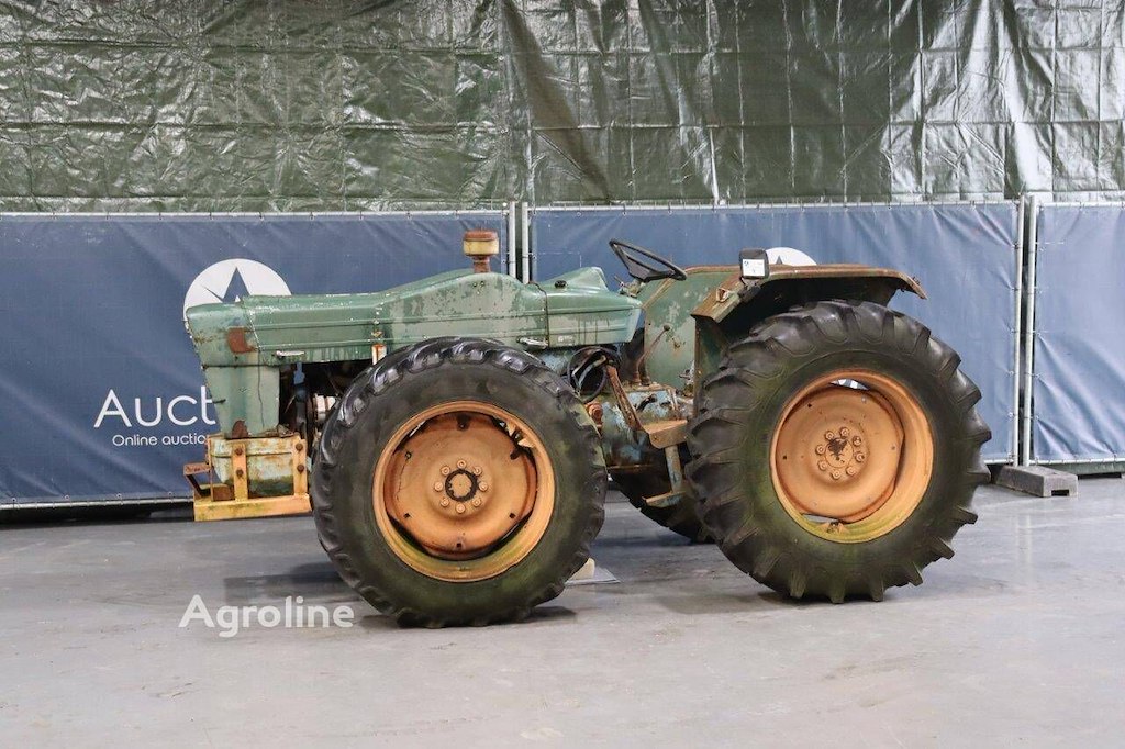 Prodaje se Ford County 1004 traktor točkaš na aukciji
