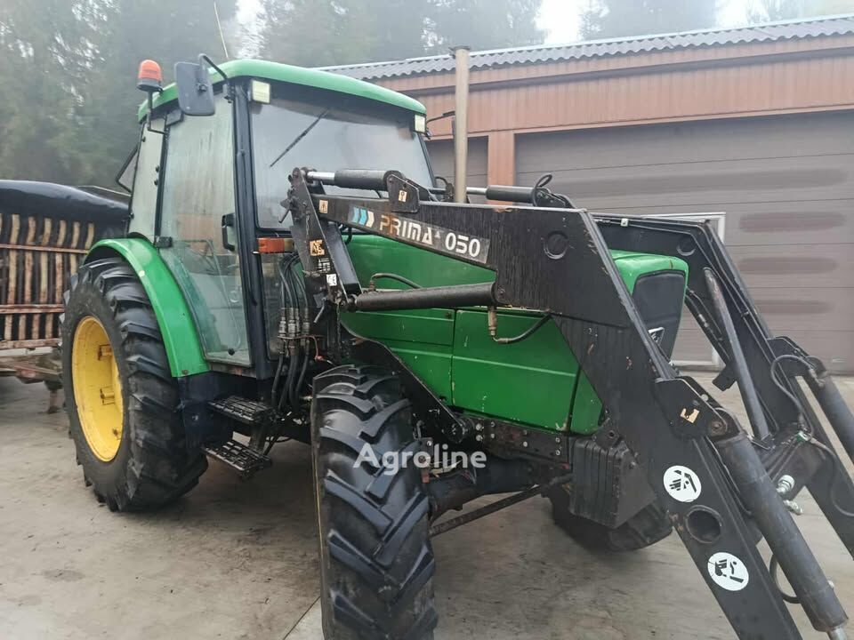 John Deere 2700 traktor točkaš