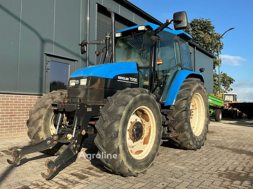 Prodaje se New Holland TS100 traktor točkaš na aukciji