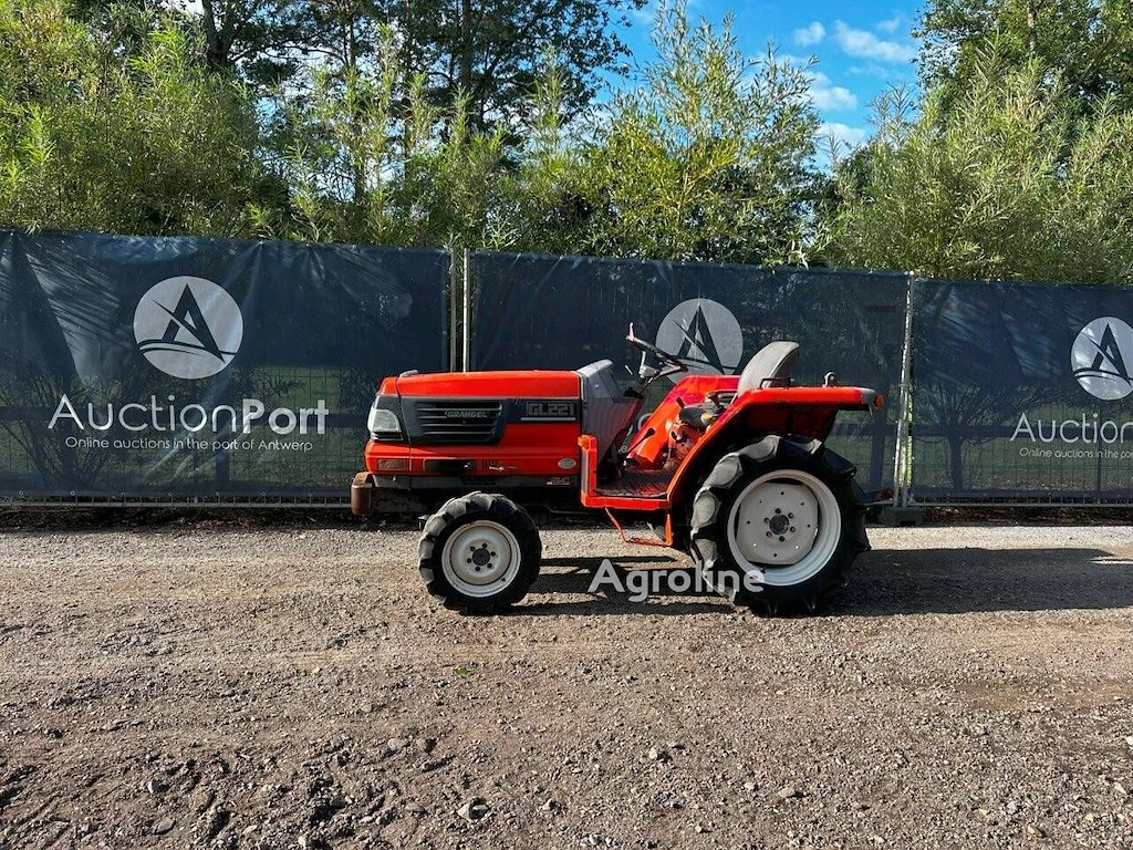 Prodaje se Kubota GL221 Grandel traktor točkaš na aukciji