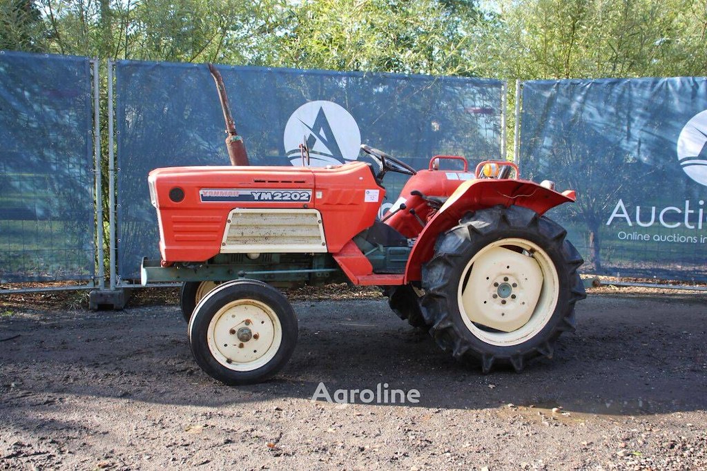 Prodaje se Yanmar YM2202 traktor točkaš na aukciji