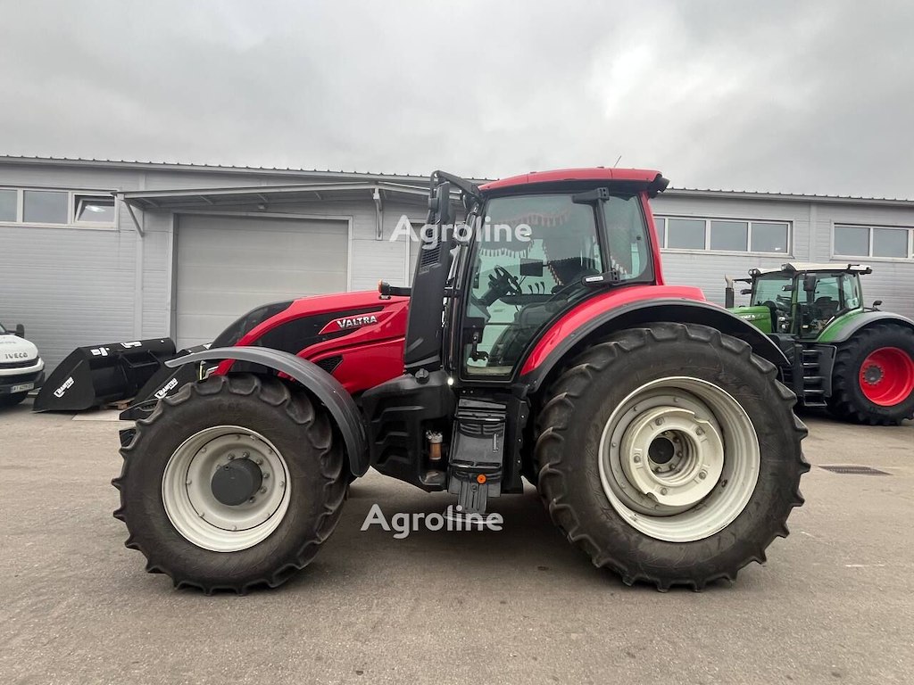 Valtra T235 Active v Lizynh traktor točkaš