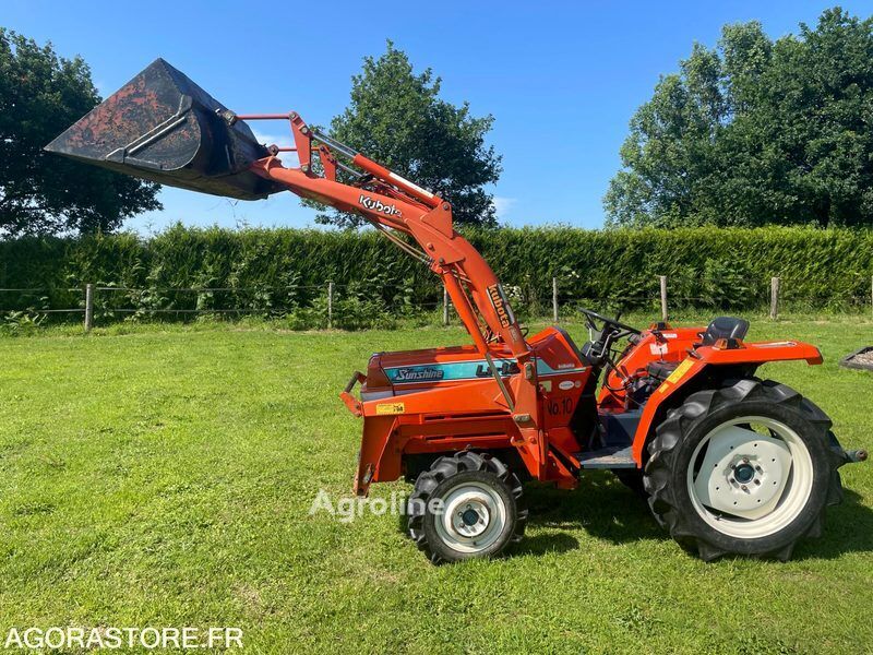 Prodaje se Kubota L1-185 + chargeur mototraktor na aukciji