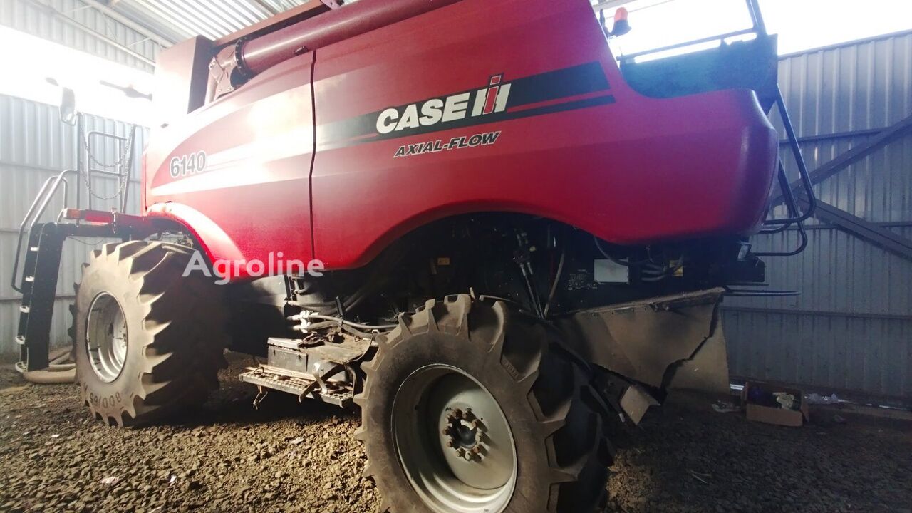 Case IH 6140 AFS kombajn za žito