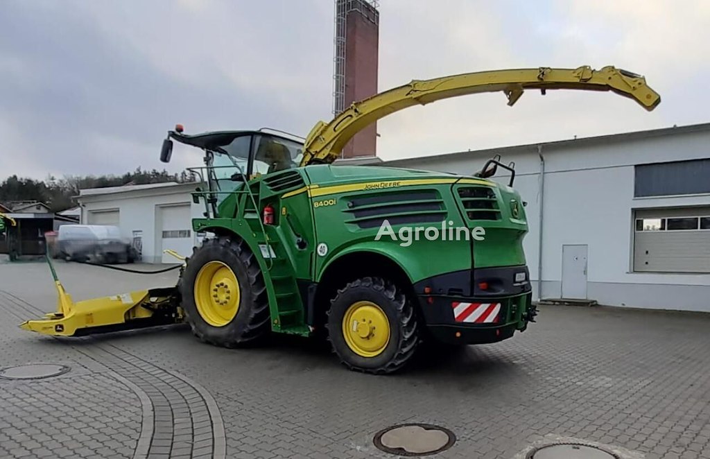 John Deere 8400 i krmni kombajn