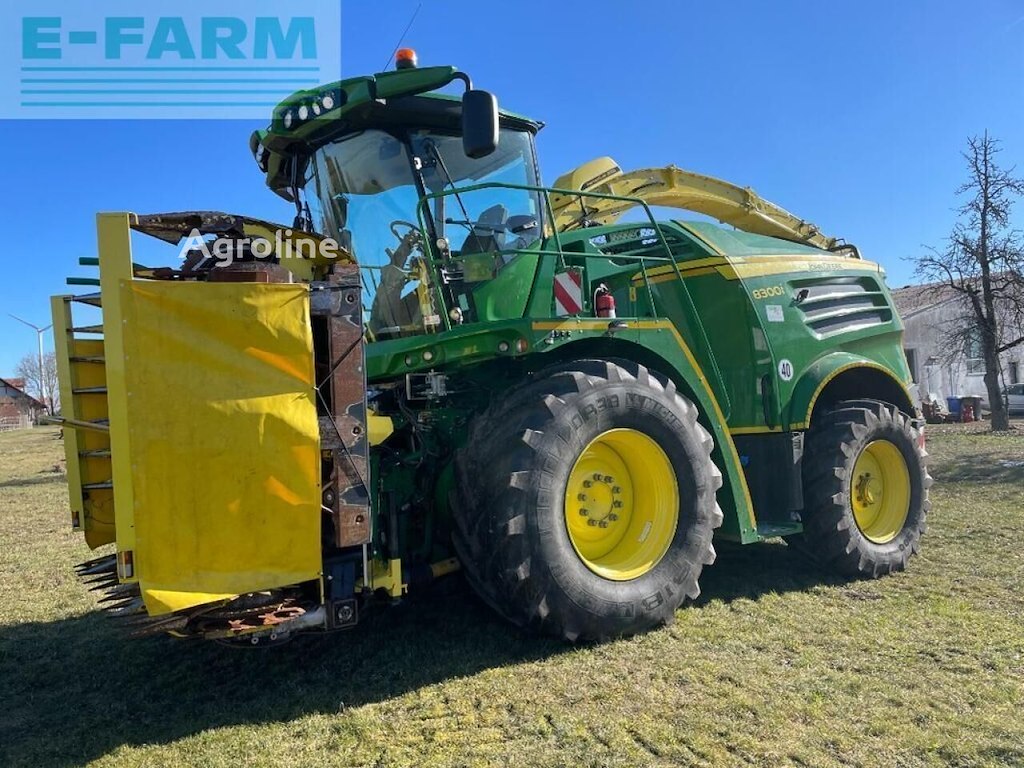 John Deere 8300 krmni kombajn