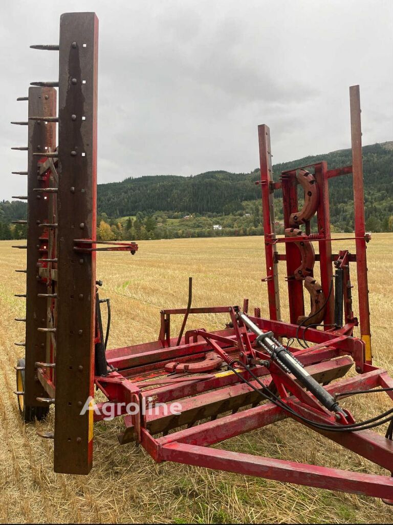 Prodaje se Väderstad Slodd zupčastu drljaču na aukciji