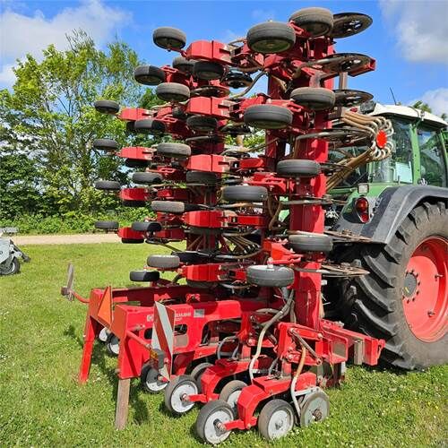 Prodaje se Kongskilde Vibro Crop Specialbygget pneumatsku sejalicu na aukciji