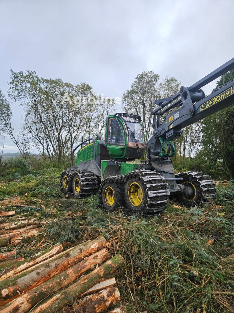 John Deere 1270G 8WD harvester