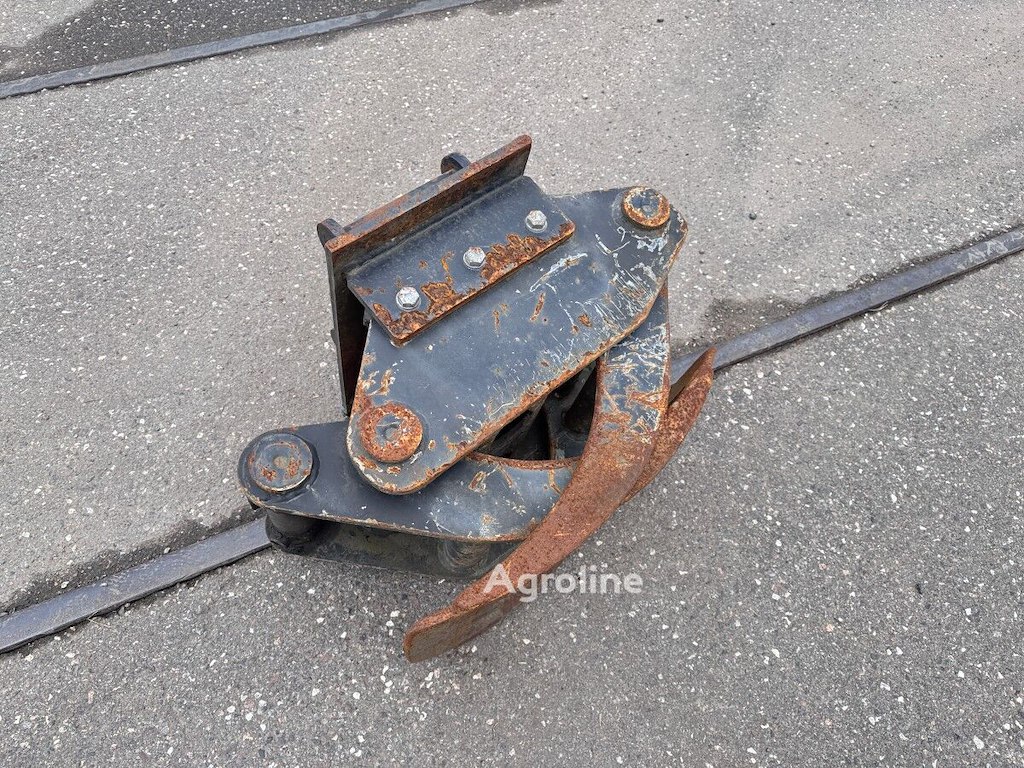 Prodaje se Andre Gripeklo med S40 feste hvataljku za trupce na aukciji