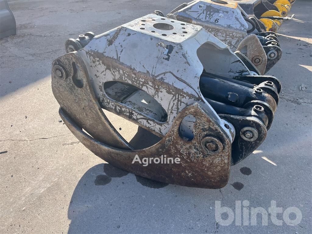 Prodaje se Komatsu G40HD hvataljku za trupce na aukciji