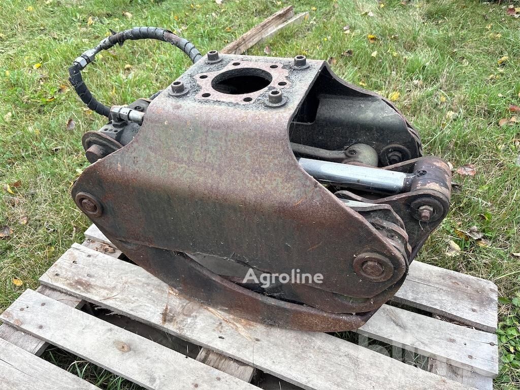 Prodaje se Supergrip 0.28 hvataljku za trupce na aukciji