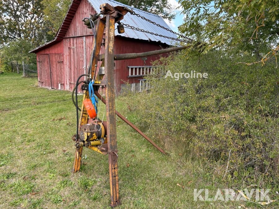 Prodaje se Star Vajerkran Star med hydraulisk sväng & skogskompis vitlo za drva na aukciji