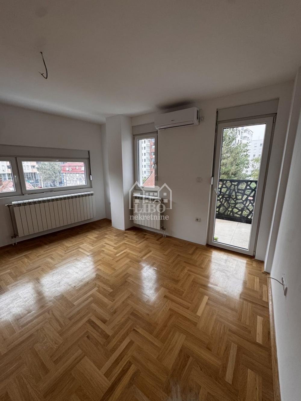 CENTAR IZDAVANJE DVOIP0SOBAN STAN ID#2335 450 €