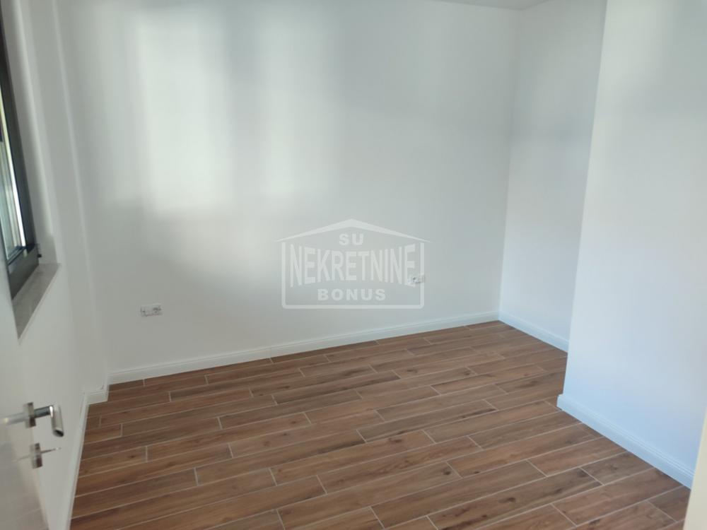 Subotica-centar I-poslovni apartman u prizemlju ID#1981 380 €