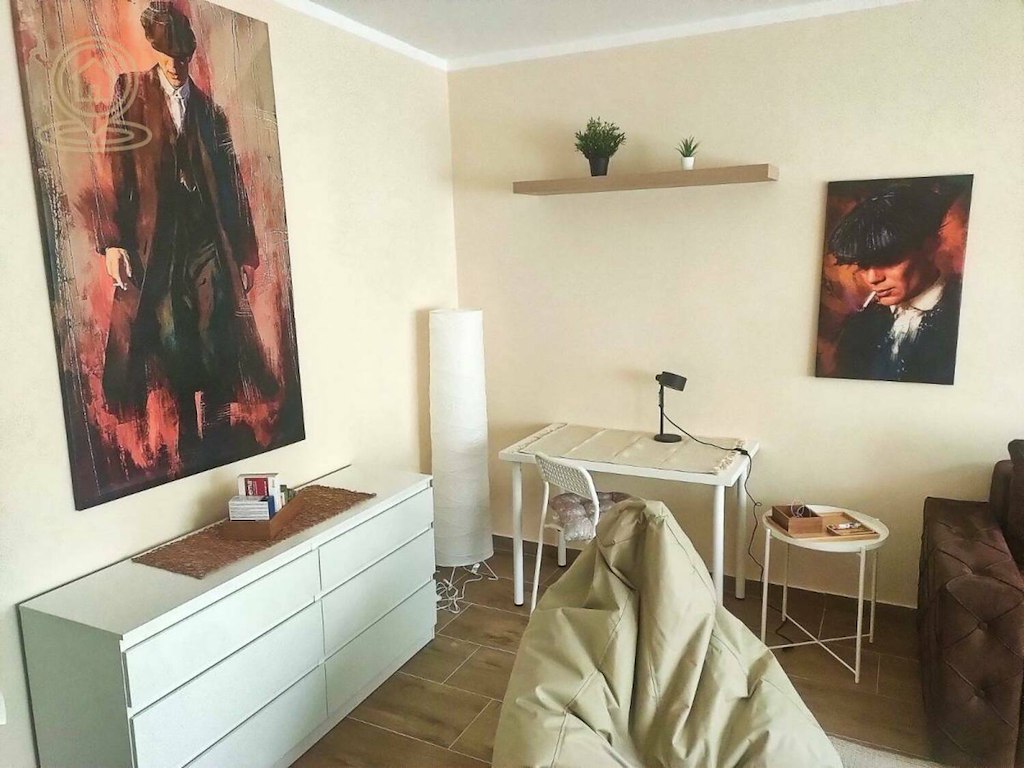 Izdavanje renoviranog stana kod Dušanovačke pošte – odlična lokacija, pri