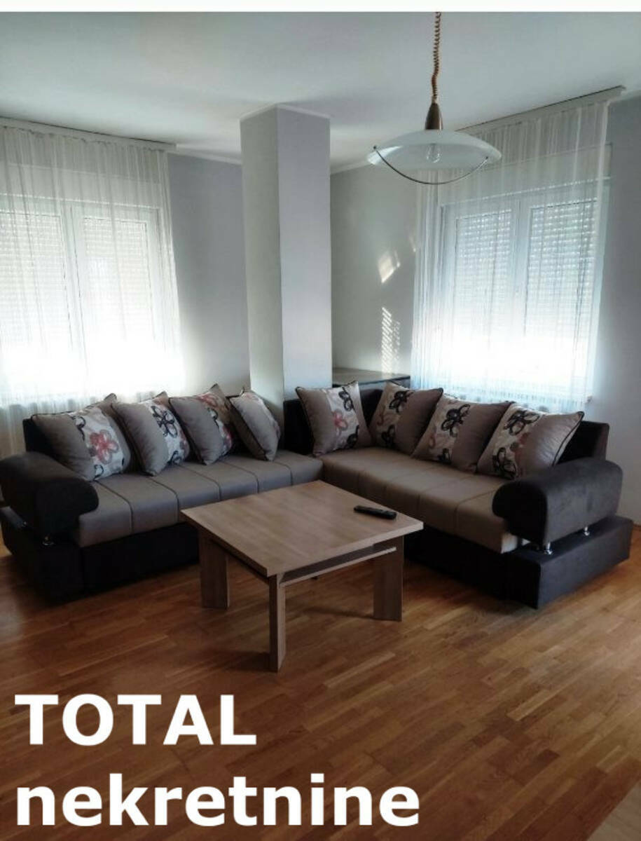 Trosoban stan NOVI SAD, 152000€