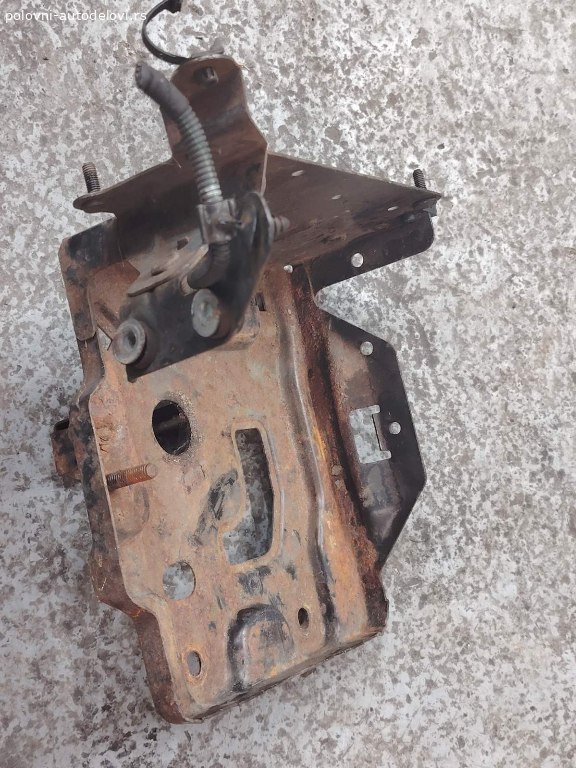Fiat 500 nosač akumulatora Originalni delovi Moguca ugradnj