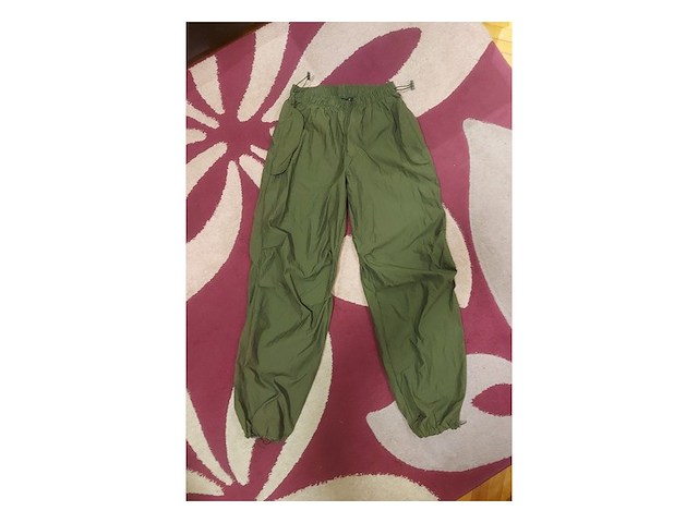 Zelene pantalone 38/36