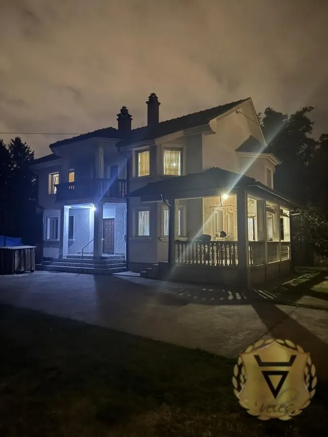 Izdavanje, kuća, 340m2, Zemun, Beograd
