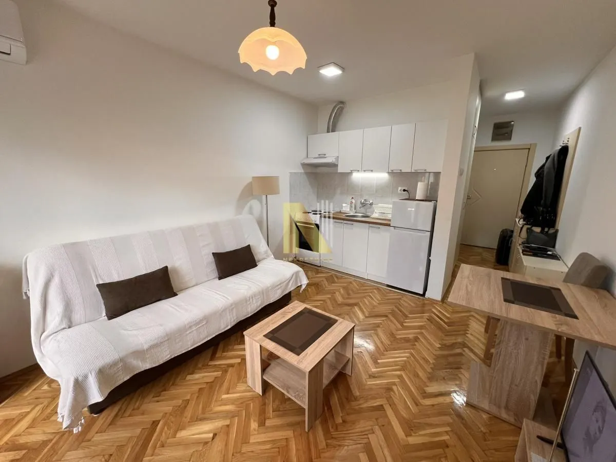 Izdavanje, garsonjera, 24m2, Adamovićevo Naselje, Novi Sad, Novi Sad