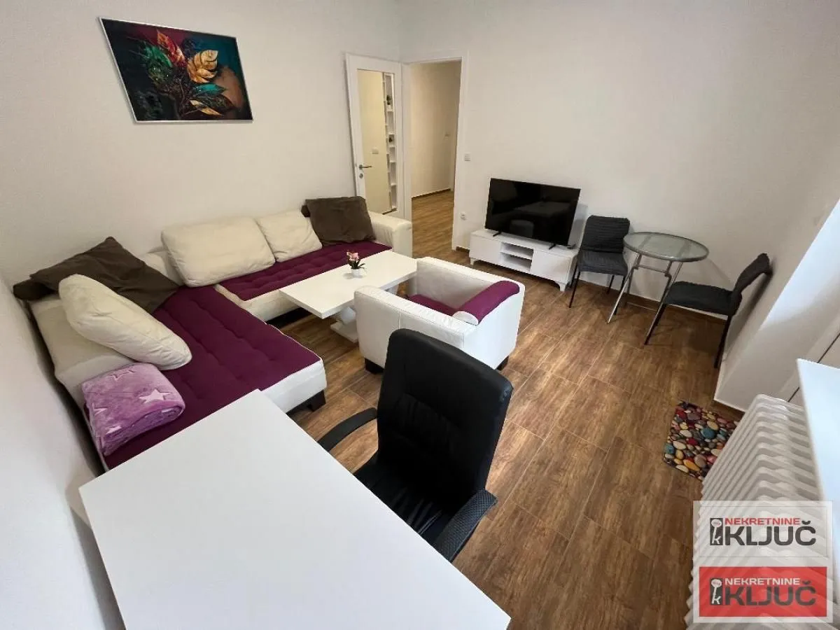 Izdavanje, dvosoban stan, 52m2, Grbavica, Novi Sad, Novi Sad