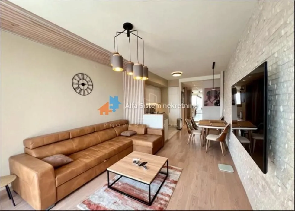 Izdavanje, trosoban stan, 83m2, Savski Venac, Beograd