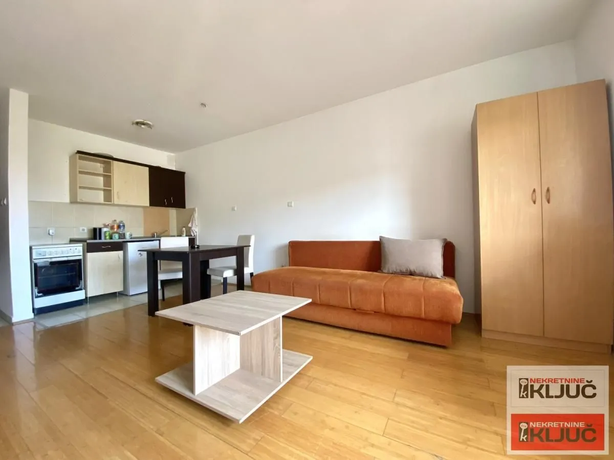 Izdavanje, garsonjera, 34m2, Železnička Stanica, Novi Sad, Novi Sad