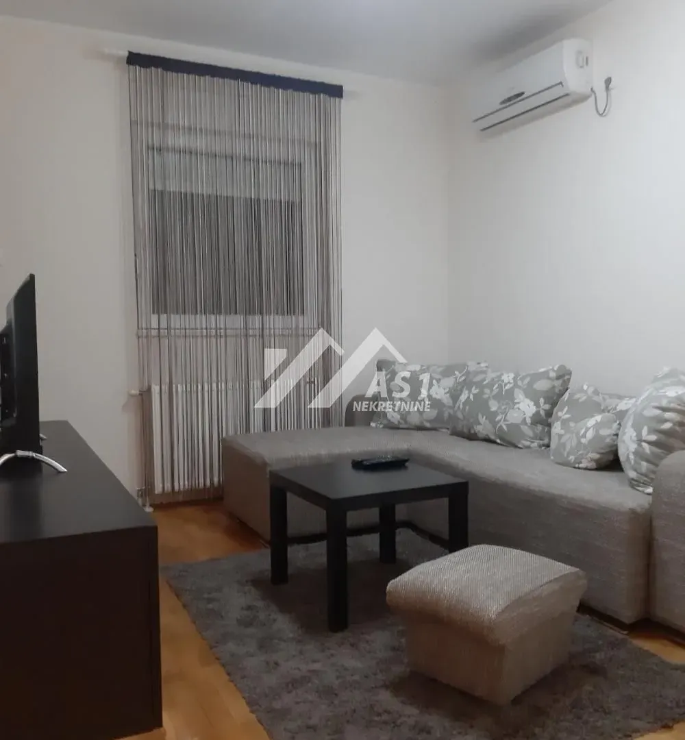 Izdavanje, jednosoban stan, 37m2, Bulevar Evrope, Novi Sad, Novi Sad