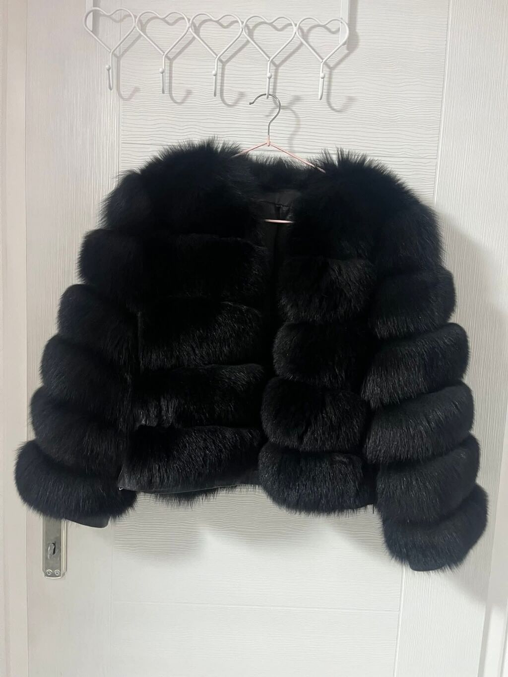 Pravo krzno Luksuzna crna bunda/kratka jakna od krzna, elegantnog