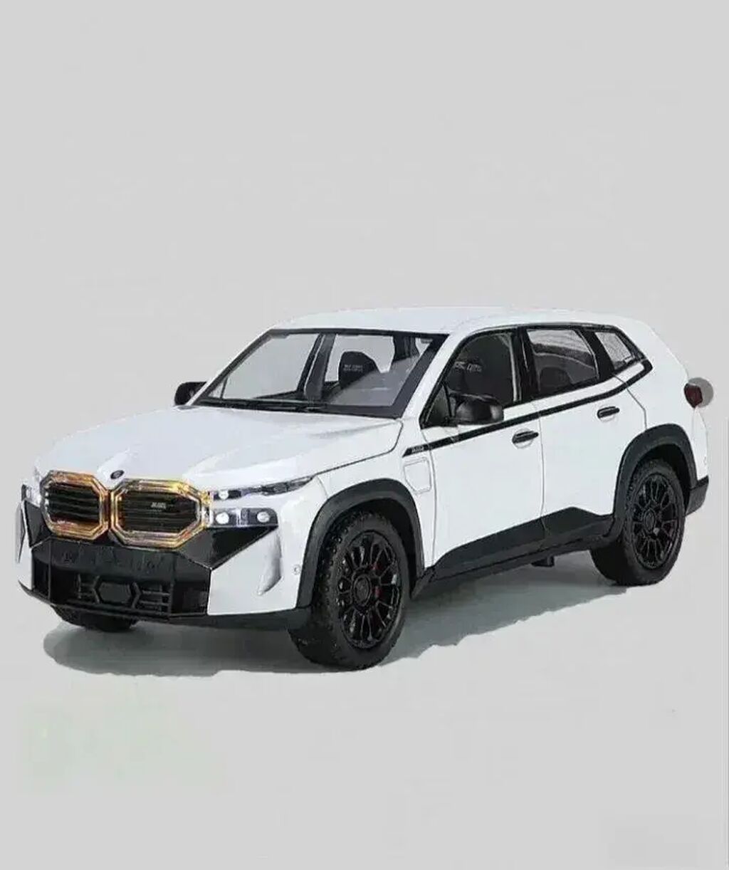 Bmw xm beli 1:24. bmw xm beli 1:24 0014400 metalni automobil