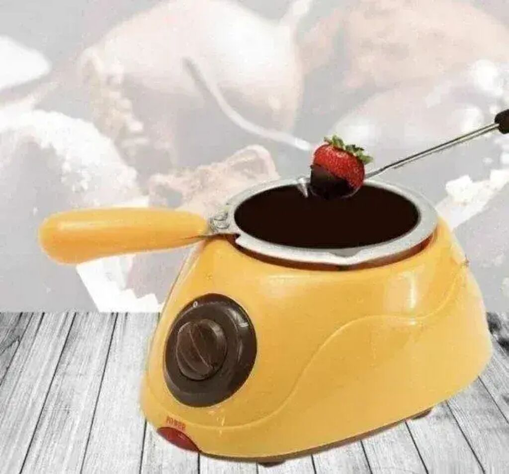 Aparat za topljenje čokolade + kalupi i pribor. aparat za topljenje