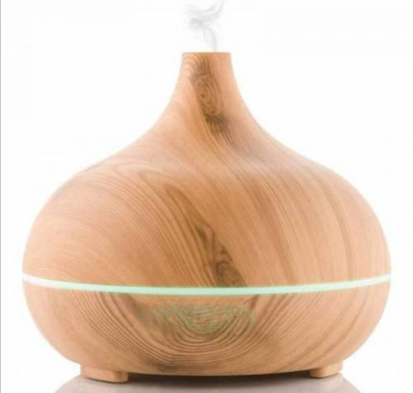 Osveživač vazduha sa led svetlom 300ml. osveživač vazduha sa led