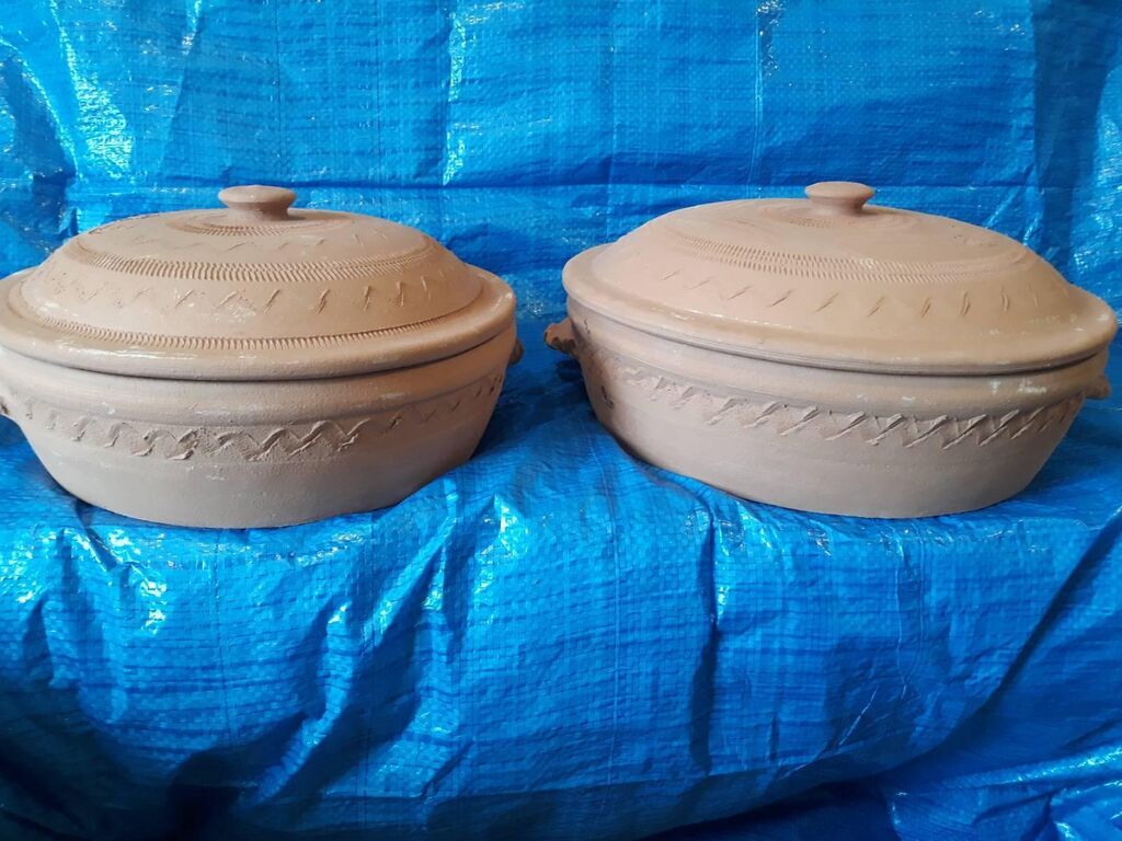 Zemljana tepsiju 40cm. zemljana tepsiju 40cm artikla je nov, nikada