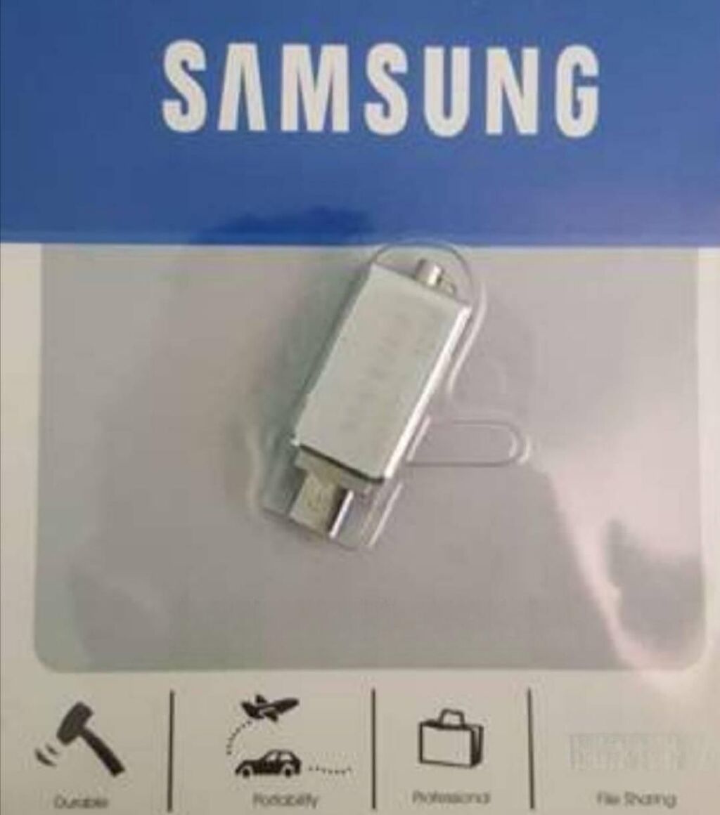 Samsung 2u1 usb + memorijska kartica od 16gb. samsung 2u1 usb +