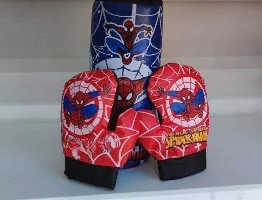 Spiderman boks džak sa rukavicama. spiderman boks džak sa rukavicama