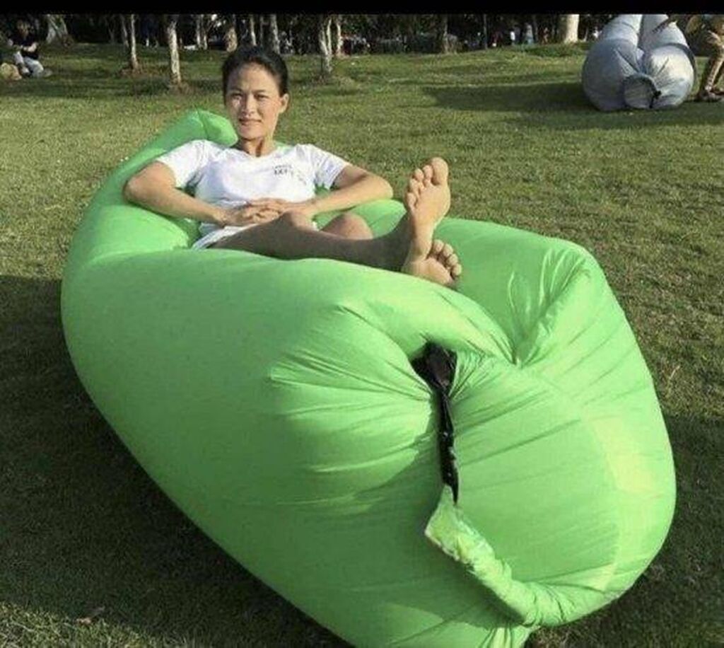 Dusek na naduvavanje- lejzi beg -sofa. dusek na naduvavanje- lejzi beg