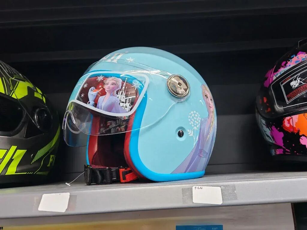 Kaciga elza frozen za motor. kaciga elza frozen za motor frozen dečija