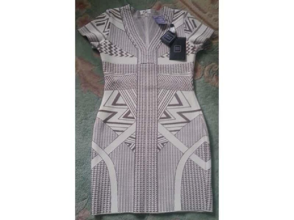Herve LEGER ORIGINAL HALJINA. Nova sa etiketom. Pise L, ali moze i M