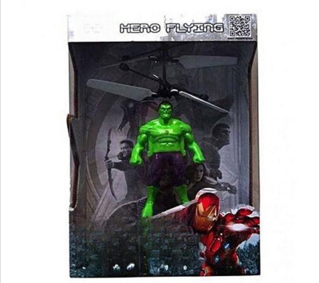 Leteći heroj hulk na pokret ruke. leteći heroj hulk na pokret ruke