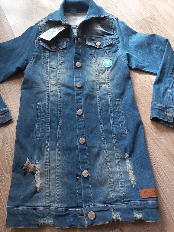 Tam tam jakne nove u broju 10 i 16,duži model,prelepe kvalitetne.Cena