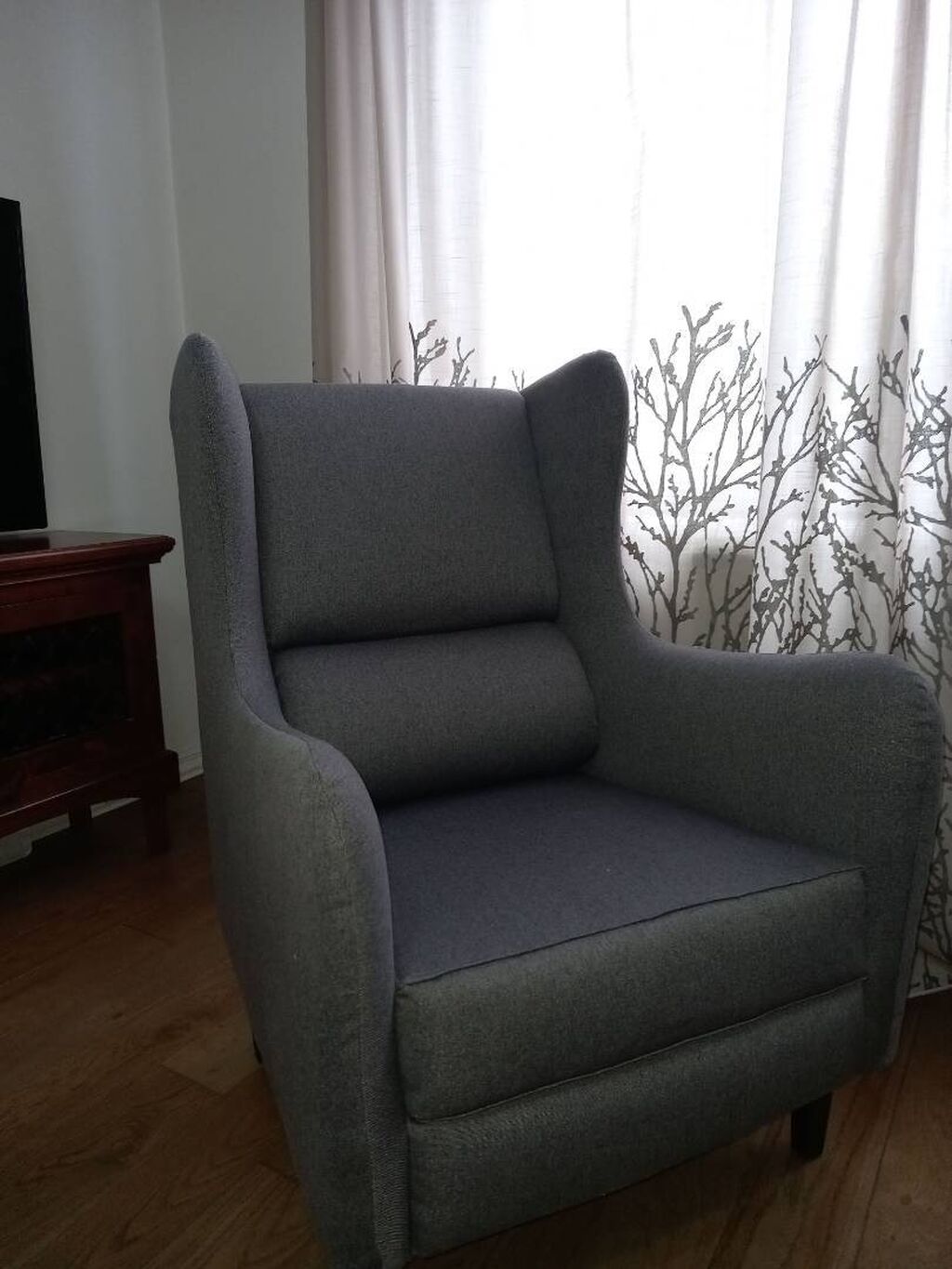Fotelja kao nova cena 180 euro fiksno