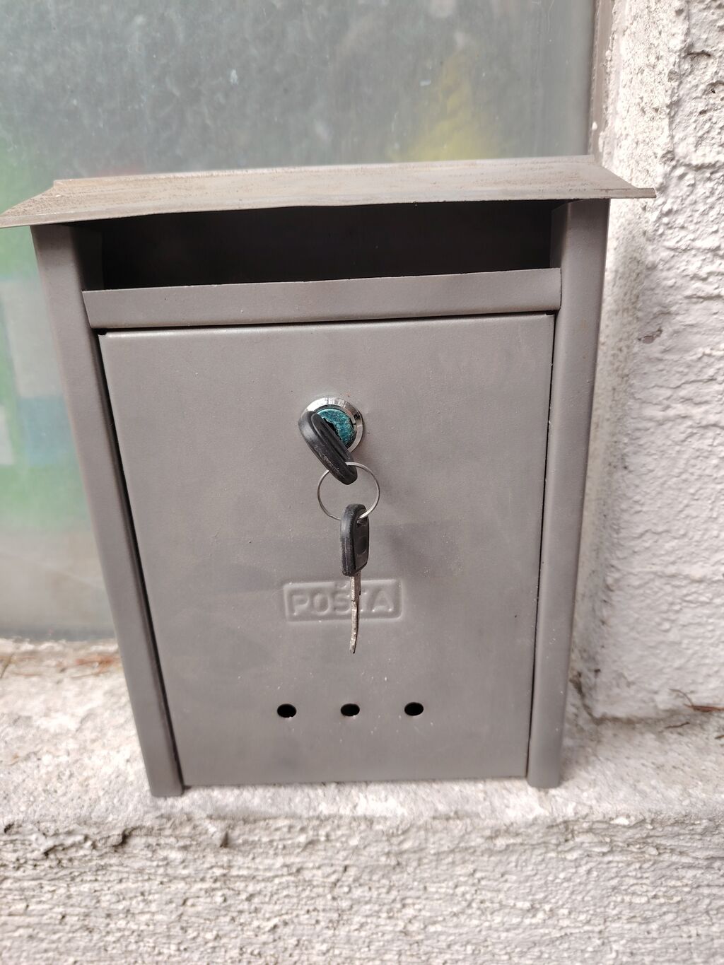 Metalno sanduče za poštu. Novo