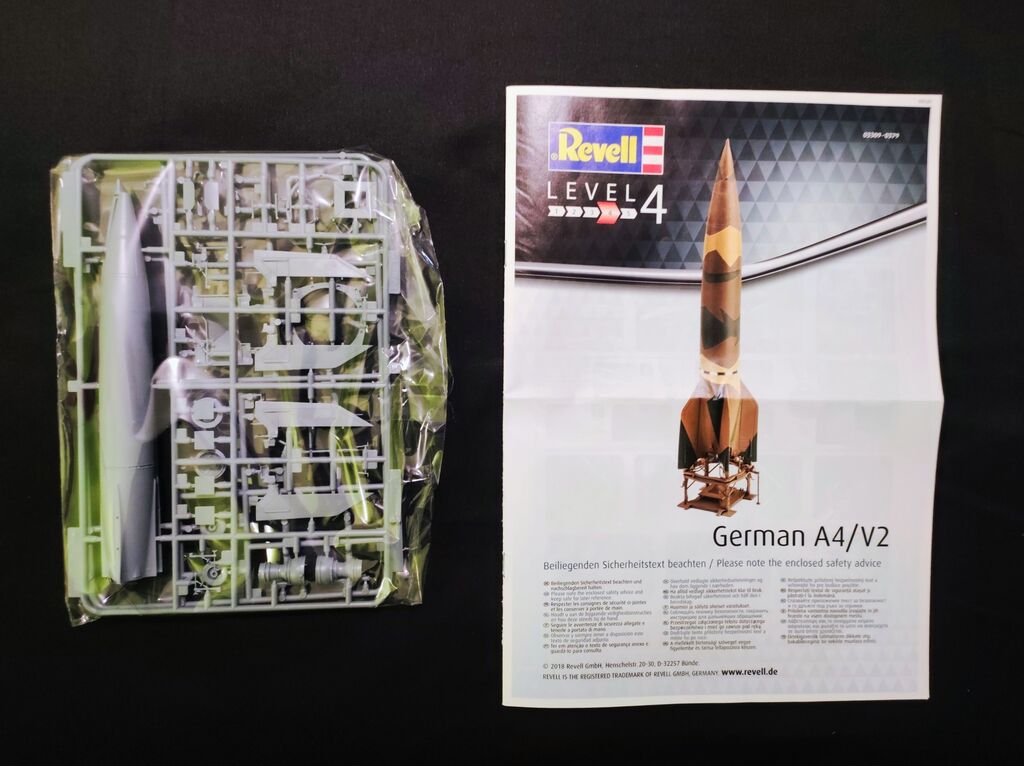 Plastični maketarski set Revell – German A4/V2 (Level 4) - Skala