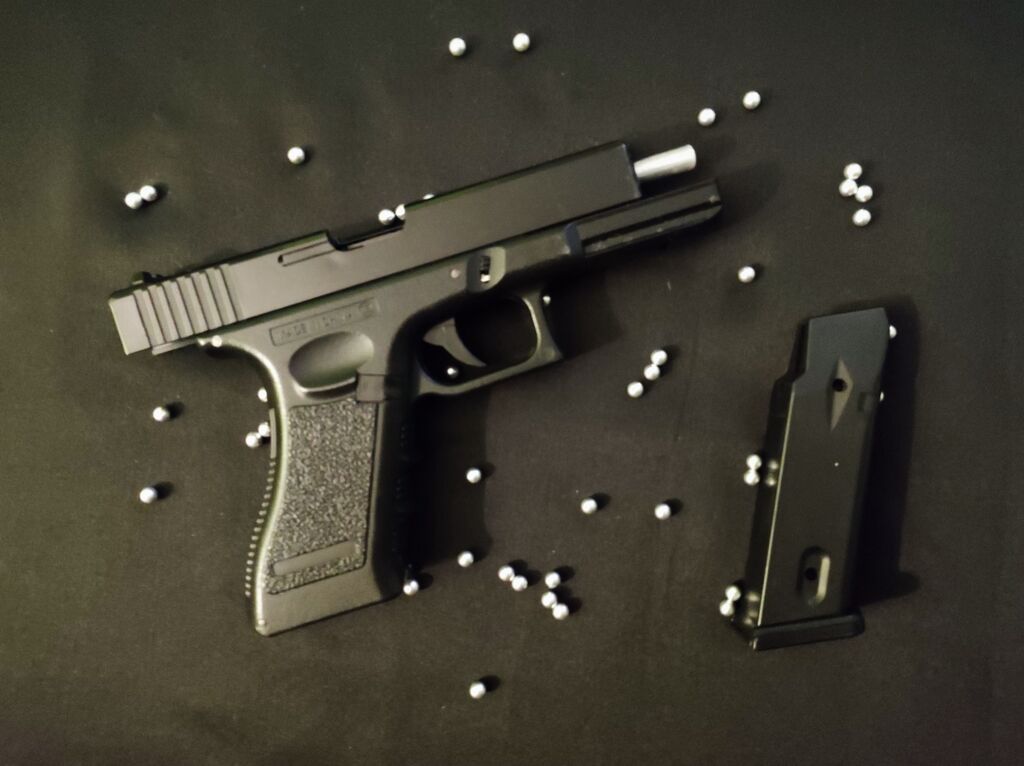 Airsoft pištolj – replika u stilu Glocka 18C Nov neotvaran sa kutijom