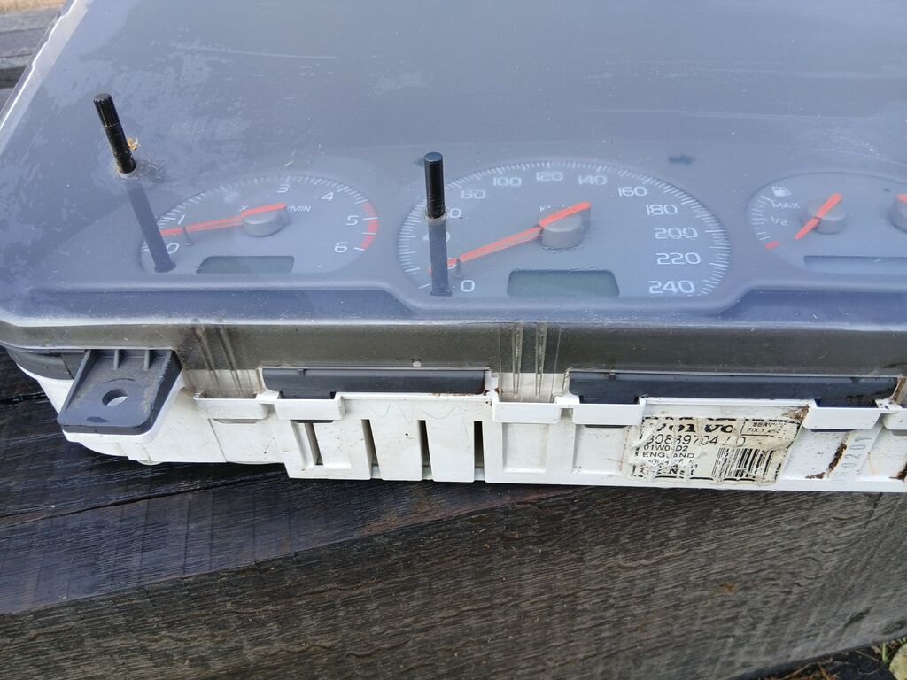 Volvo v40 Instrument tabla / brzinomer sa obrtomerom i pokazivačima za