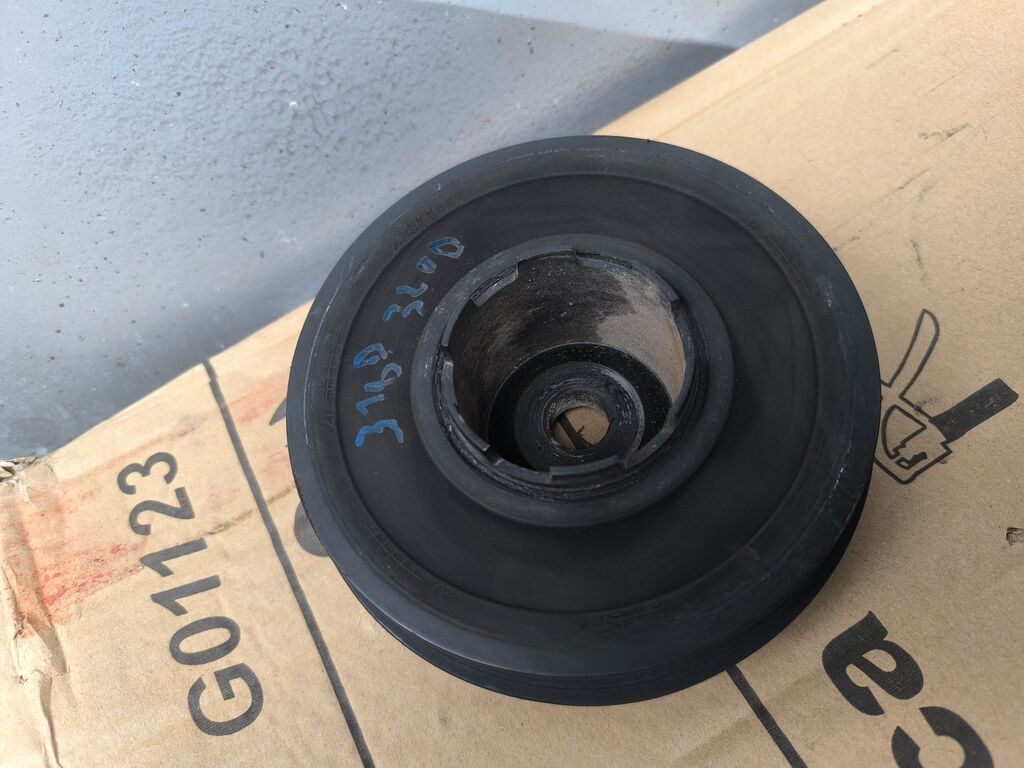 Vibraciona remenica radilice BMW E46 320d,318d Bosh (harmonični/damper