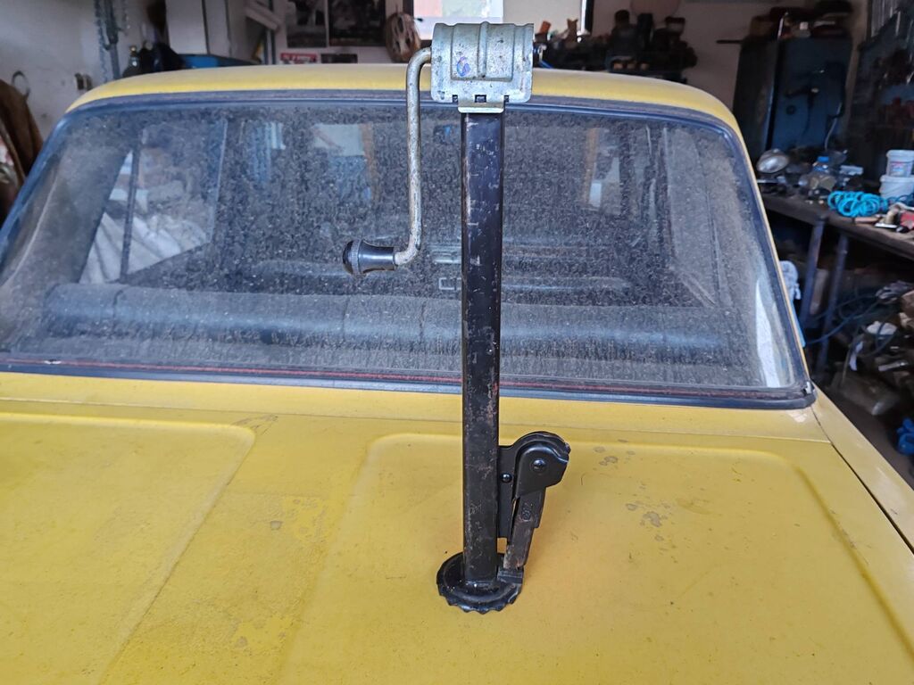 Dizalica original za Ficu- Zastava 750, 850 . Polovno, kao novo. Cena